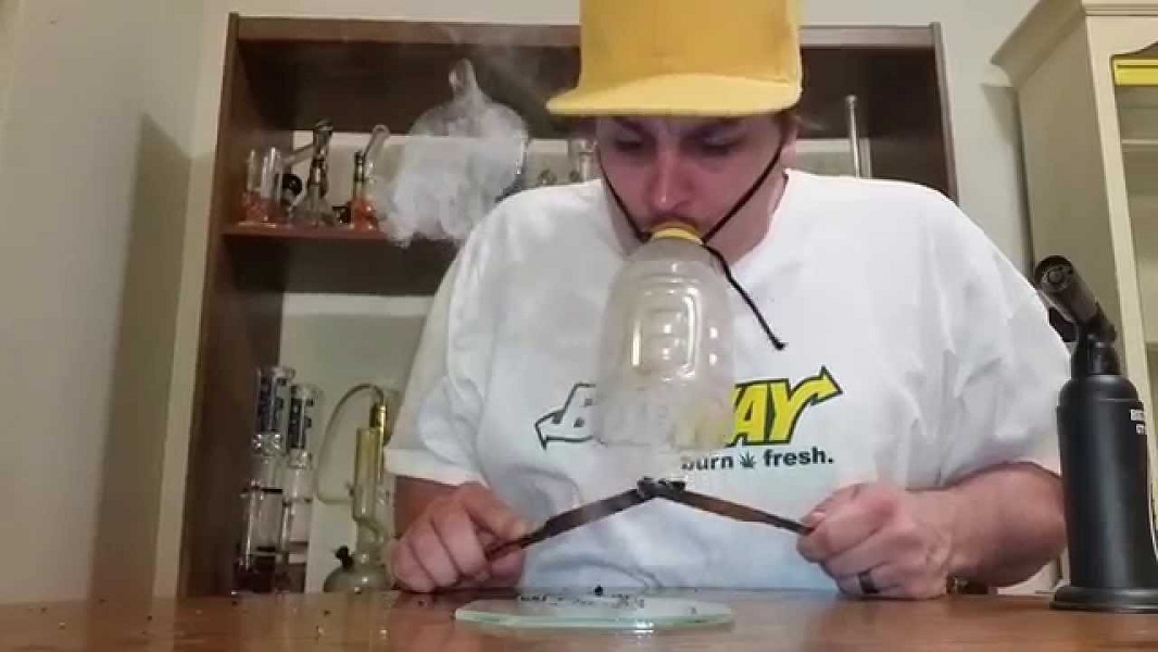 How To Heat a Dab Rig Without a Torch? | LOOKAH